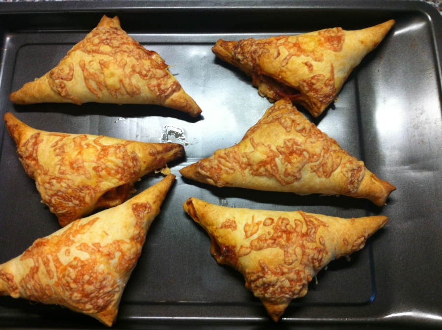 Super Pizzataschen aus Blätterteig – Freunde kochen für Freunde